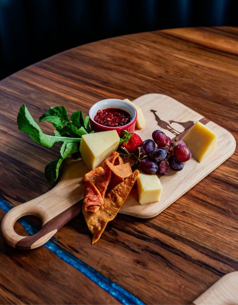 GIRAFFE MANOR CHEESE BOARD – GiraffeManorShop
